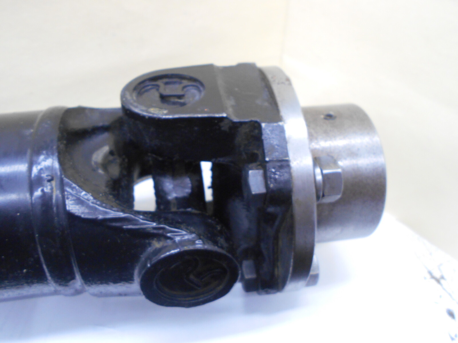 SPICER 2 C3-3719-1 21.75" DRIVE SHAFT WITH 2 FLANGE YOKES, 2 U-JOINTS ...