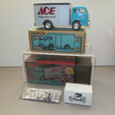 Ace Hardware 2pc 1949 White Tilt-Cab Tanker & 18 Ford, Diecast Coin ...