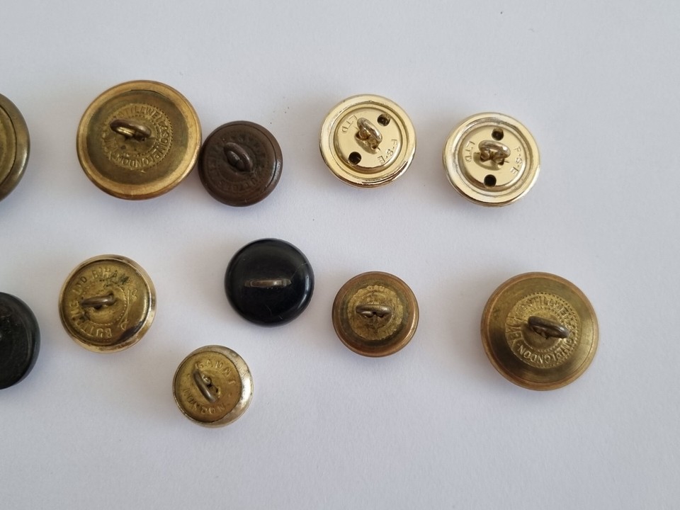 Job Mixed Lot: 13 MILITARY BUTTONS Army and Air Force - Various sizes ...