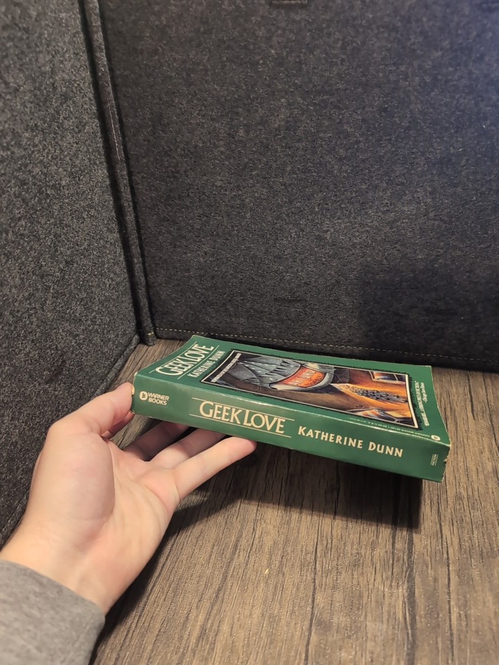 Geek Love, Dunn, Katherine 9780446391306| eBay