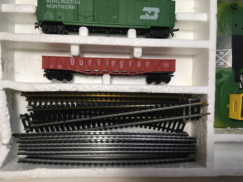 MEHANO HO RAILROAD TRAIN LOCOMOTIVE CARS CABOOSE MODEL THUNDERBOLT ...