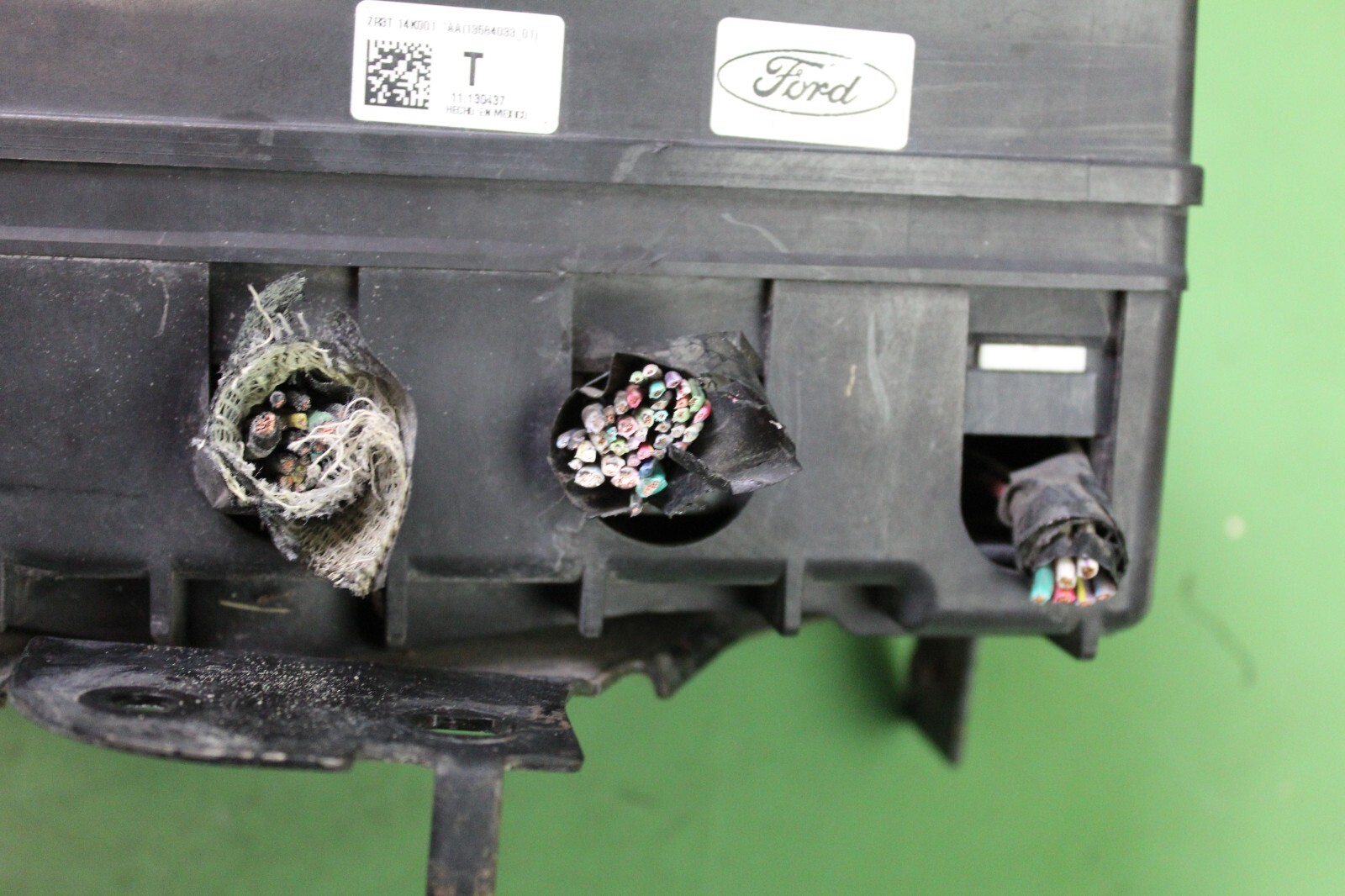 05 06 07 Ford Mustang Body Control Module BCM 7R3T14B476BG OEM for sale ...