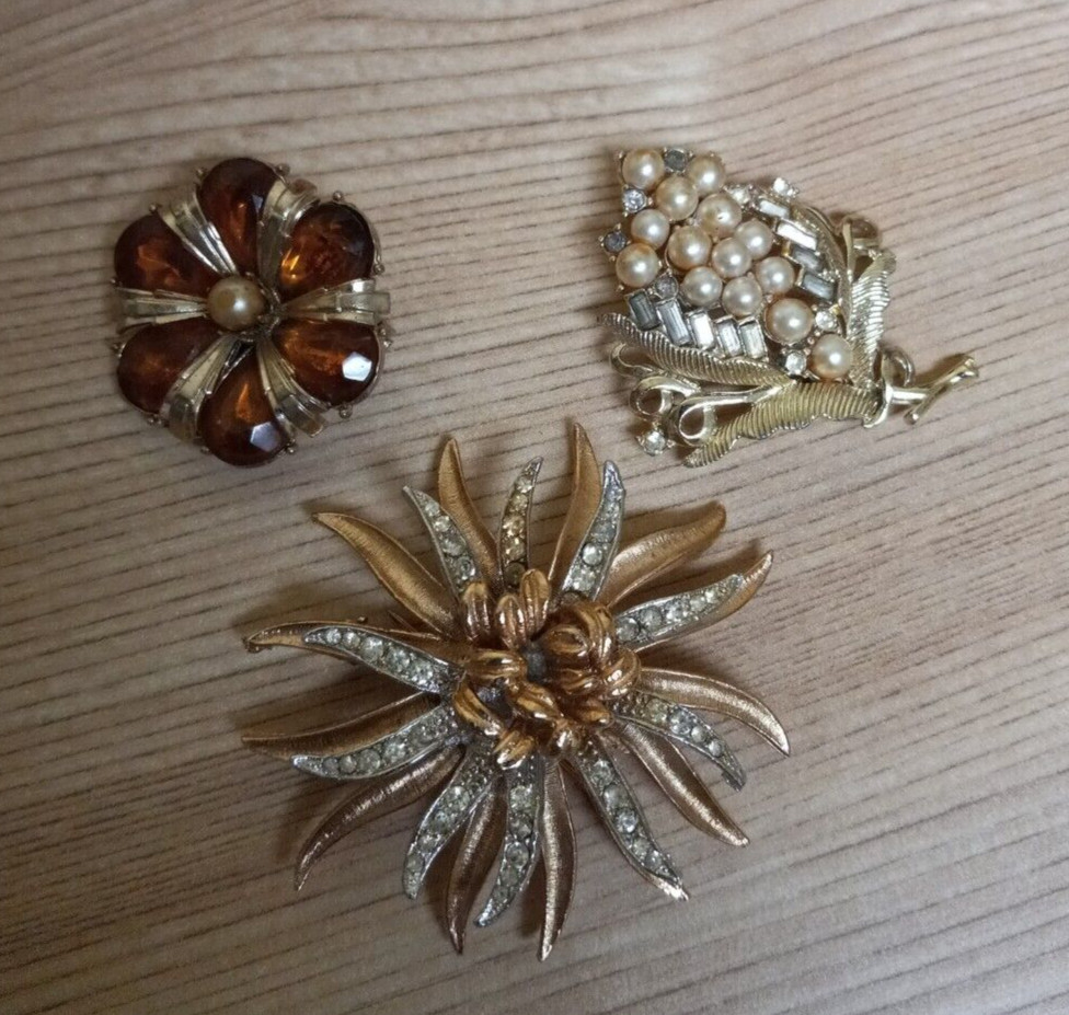 3 Vintage CORO Brooch Brooches Starburst Flower Rhine… - Gem