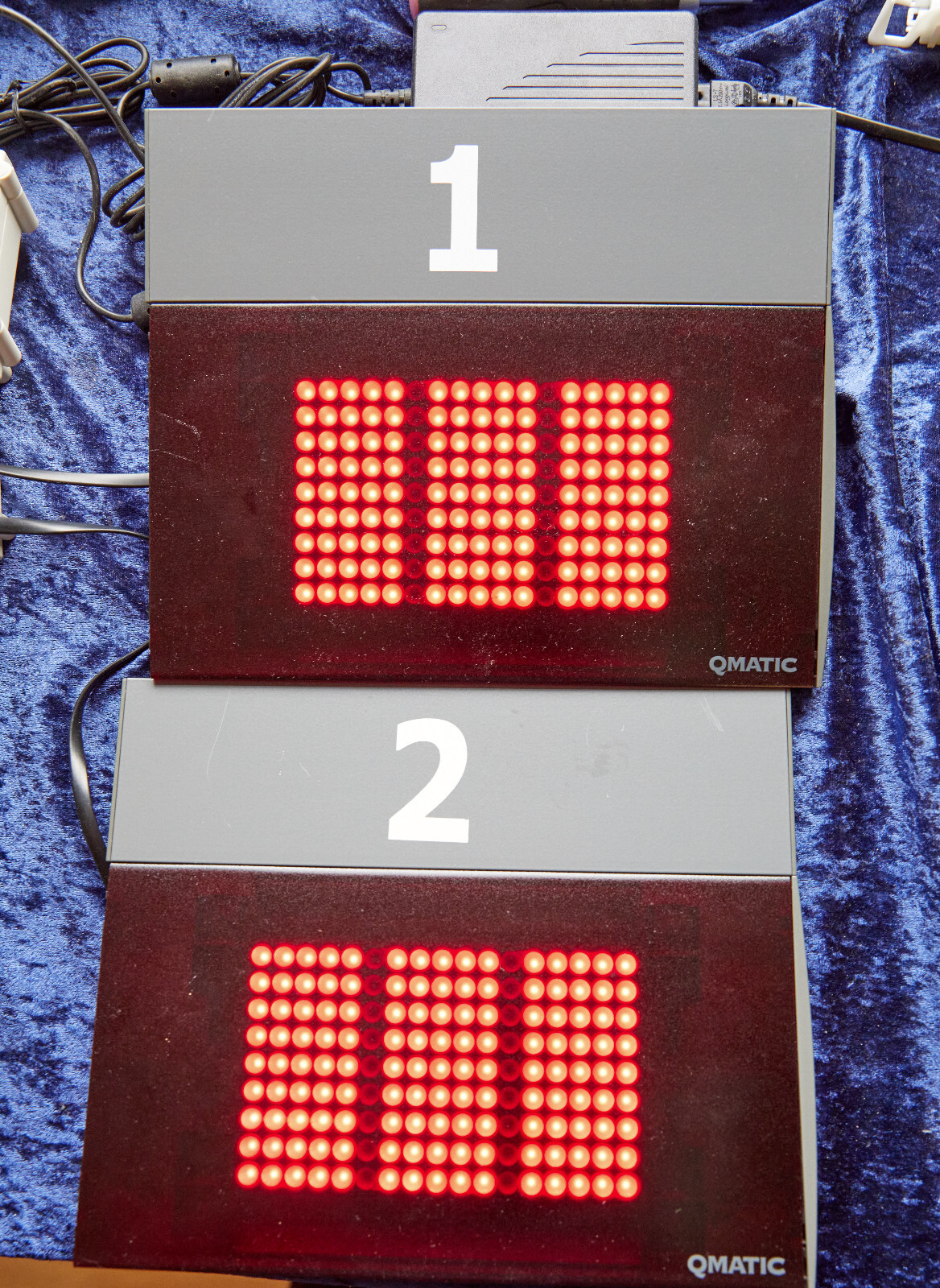 QMATIC switch (CS1701 SATELLITE 4/2) and powersupply for Display | eBay