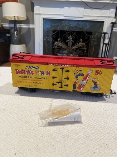 USA Trains G Scale Refrigerator Car R16449 Popeye’s Punch - Yellow/Red ...