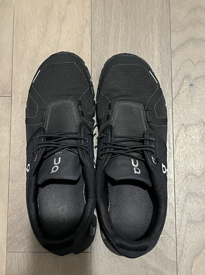 On Cloud 5 Triple Black 59.98986 Sneakers Mens Size 10 Running Laceless ...