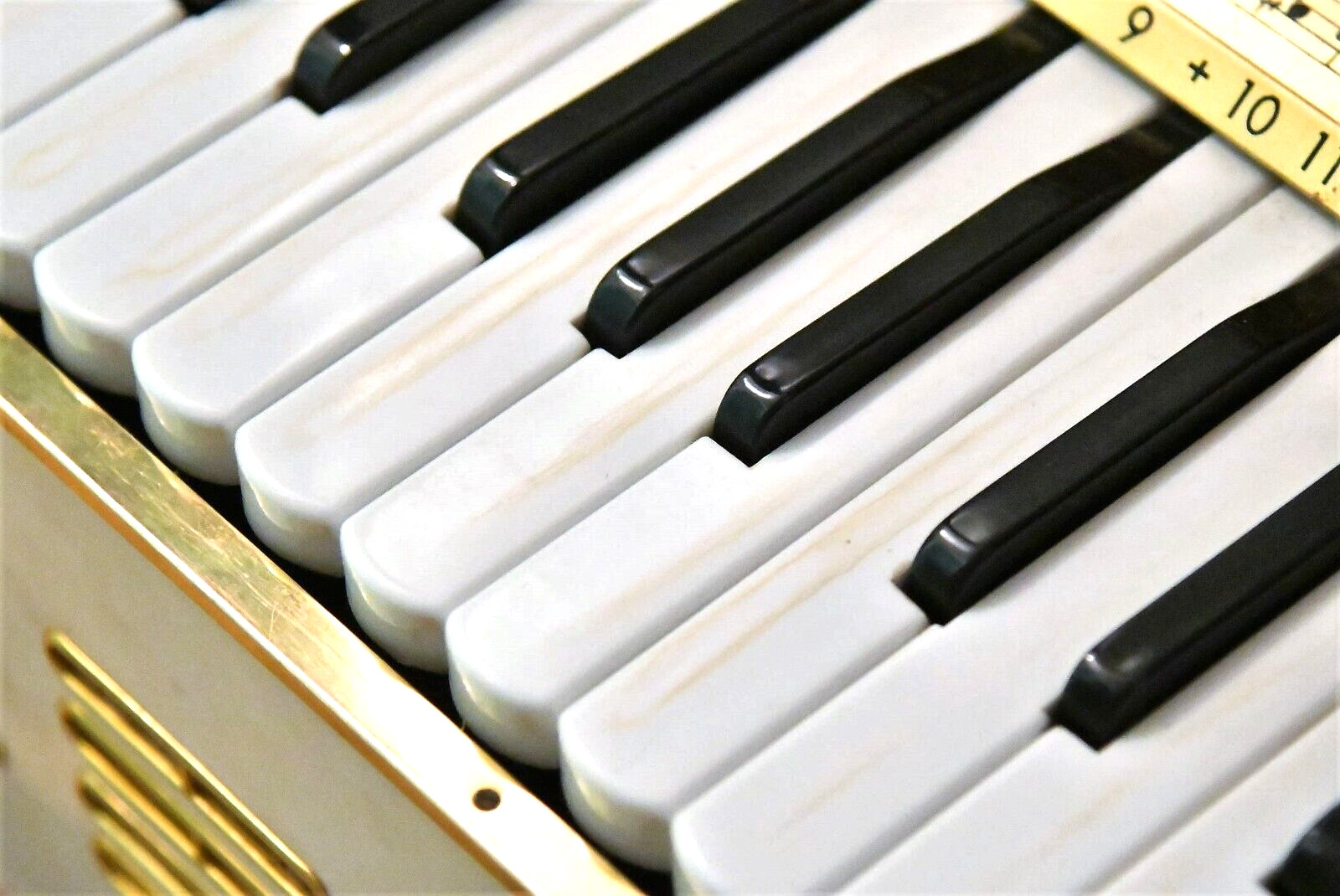 ROXY Electric Fan Chord Organ Piano Mid Century Legs Tabletop Rare ...