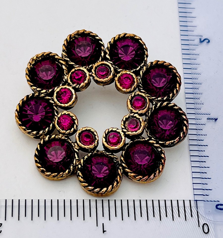 Vintage 1980-90s Brass Finish Amethyst/Fuchsia Crystal Wreath Pin ...