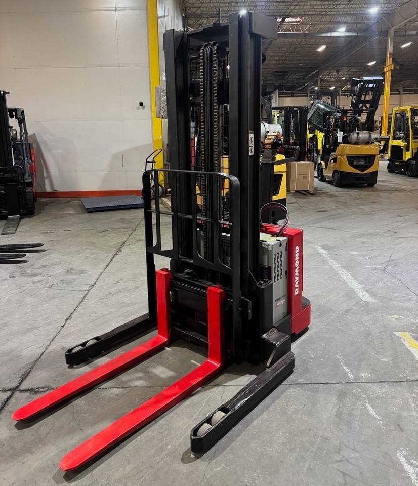 2013 Raymond RSS40 4000LB 2 Stage Mast Electric Walkie Stacker 2440 ...