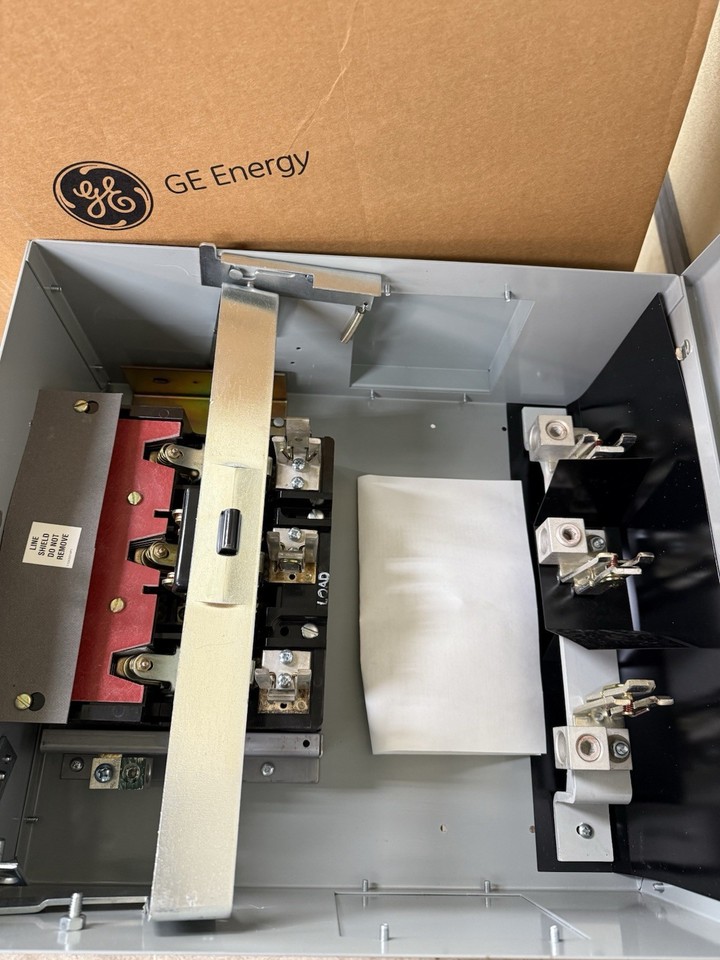 NEW GE SB364RGR 200 Amp Fusible 480V 3PH 3 Wire Spectra Series SB Bus ...