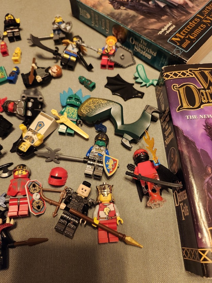 Lego Minifigures Lot Castle Star Wars Ninja Accessories Armor Weapons ...