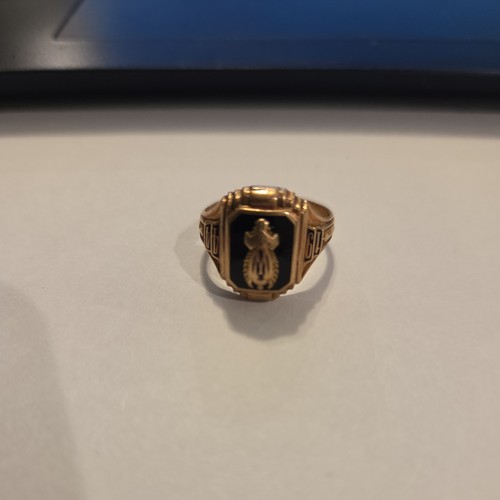 1944 10kt Yellow Gold Class Ring with Emblem Mercy Sienna High School ...