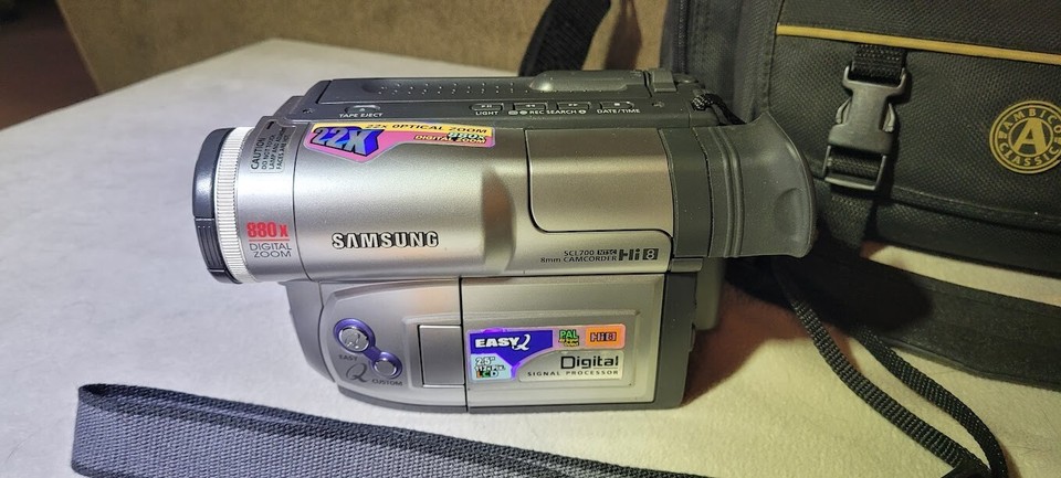 Samsung SCL700 Hi8 Video8 8mm Video Camera Camcorder w/ Manual - PLEASE ...