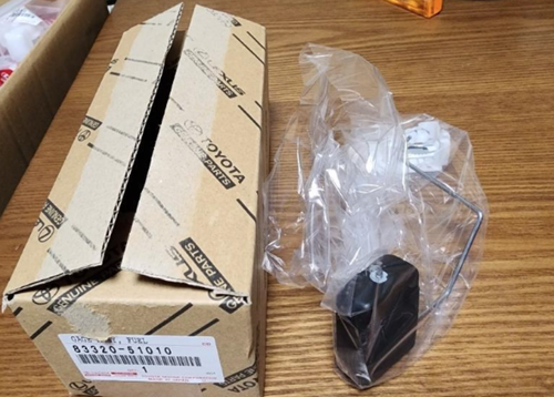 TOYOTA LEXUS Genuine IS300 Fuel Sender Gage Assy 83320-51010 | eBay