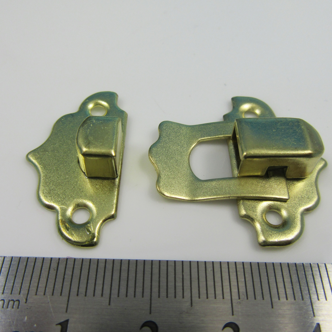 4 x TOGGLE LATCH CATCHES 30 x 29mm BRIEFCASE CHEST FLIGHT SUITCASE BOX ...