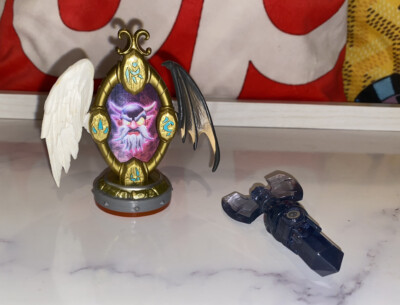 Skylanders Trap Team Set Of 2 Mirror of Mystery Magic & Undead Crystal ...