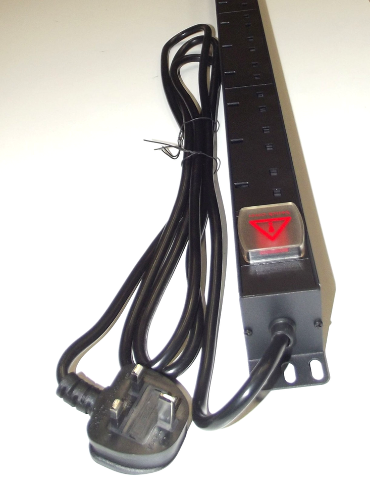 12 way UK PDU VERTICAL MOUNT to 3M 13A PLUG 19" Rack Power Distribution ...