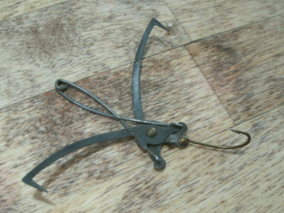 Vintage Spring Loaded Monarch Automatic Fish Hook Trap Hook Lure | eBay