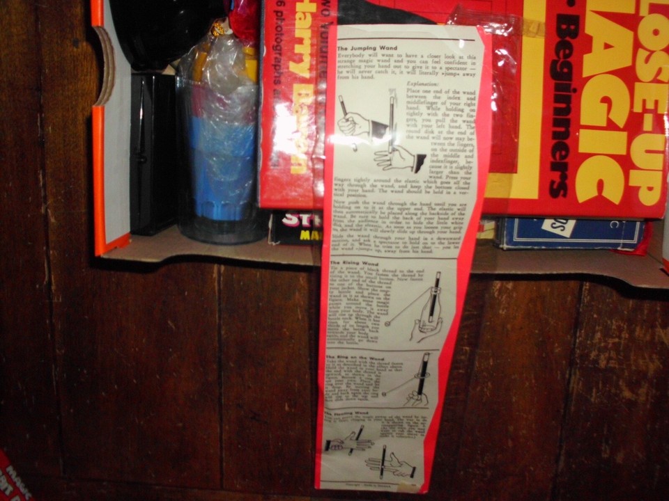 VINTAGE MAGIC TRICK SET FROM 1960'S-1980'S BOX FULL OF VINTAGE CLOSE-UP ...