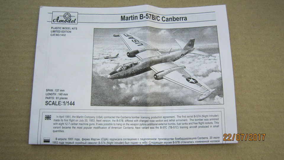 Amodel 1432 Martin B-57B/C Canberra Bomber, scale plastic model kit 1/ ...