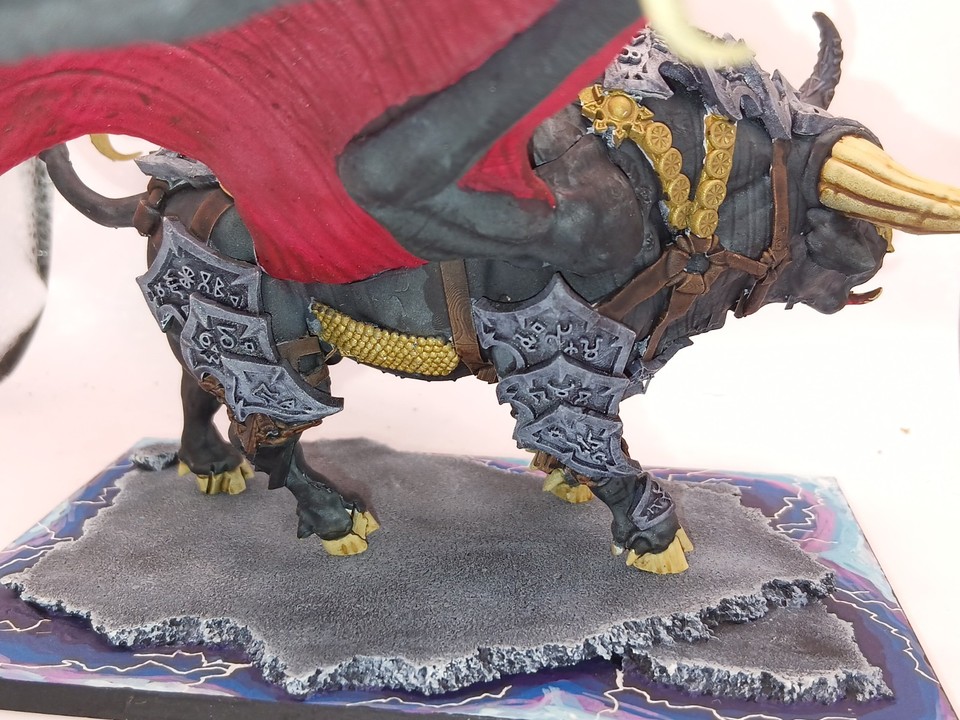 Fantasy INFERNAL DWARFS KING ASSUR ON GREAT BULL SHARMUT Painted for ...