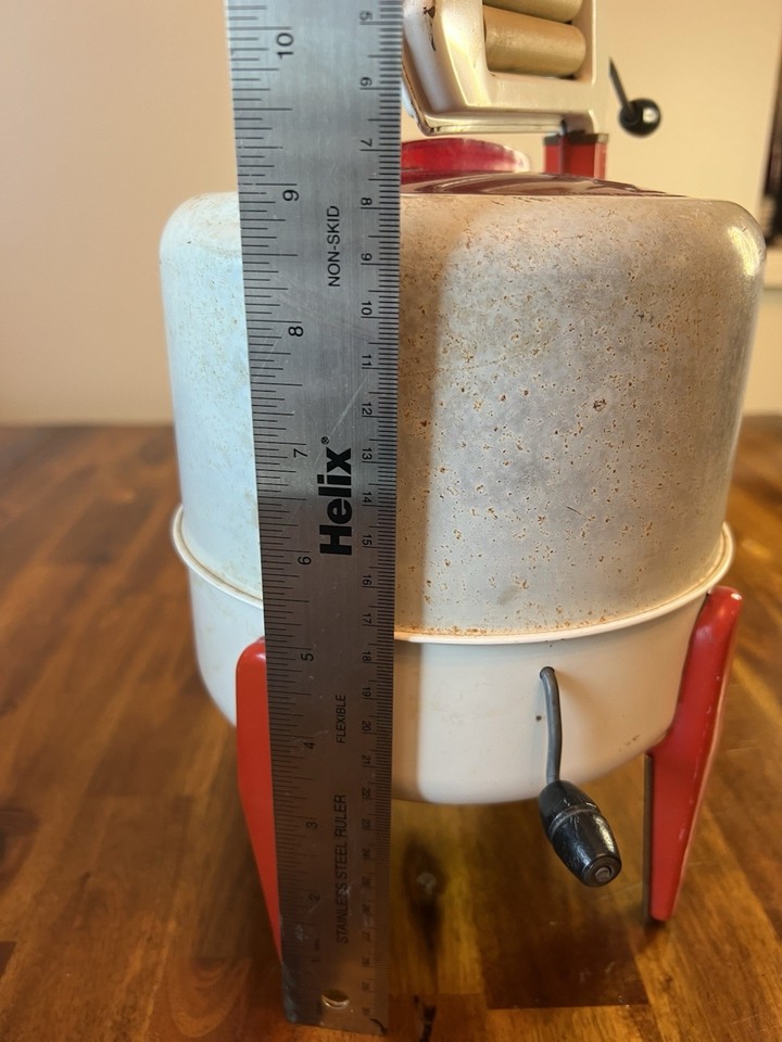 Vintage Wolverine Deluxe Washer Washing Machine Wringer Toy Tin Red ...