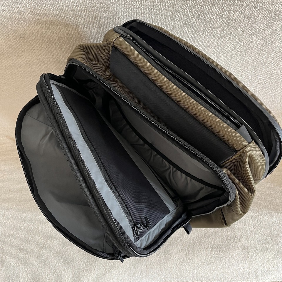 Aer City Pack Pro (24L) Olive Cordura Clamshell Travel Laptop Backpack ...