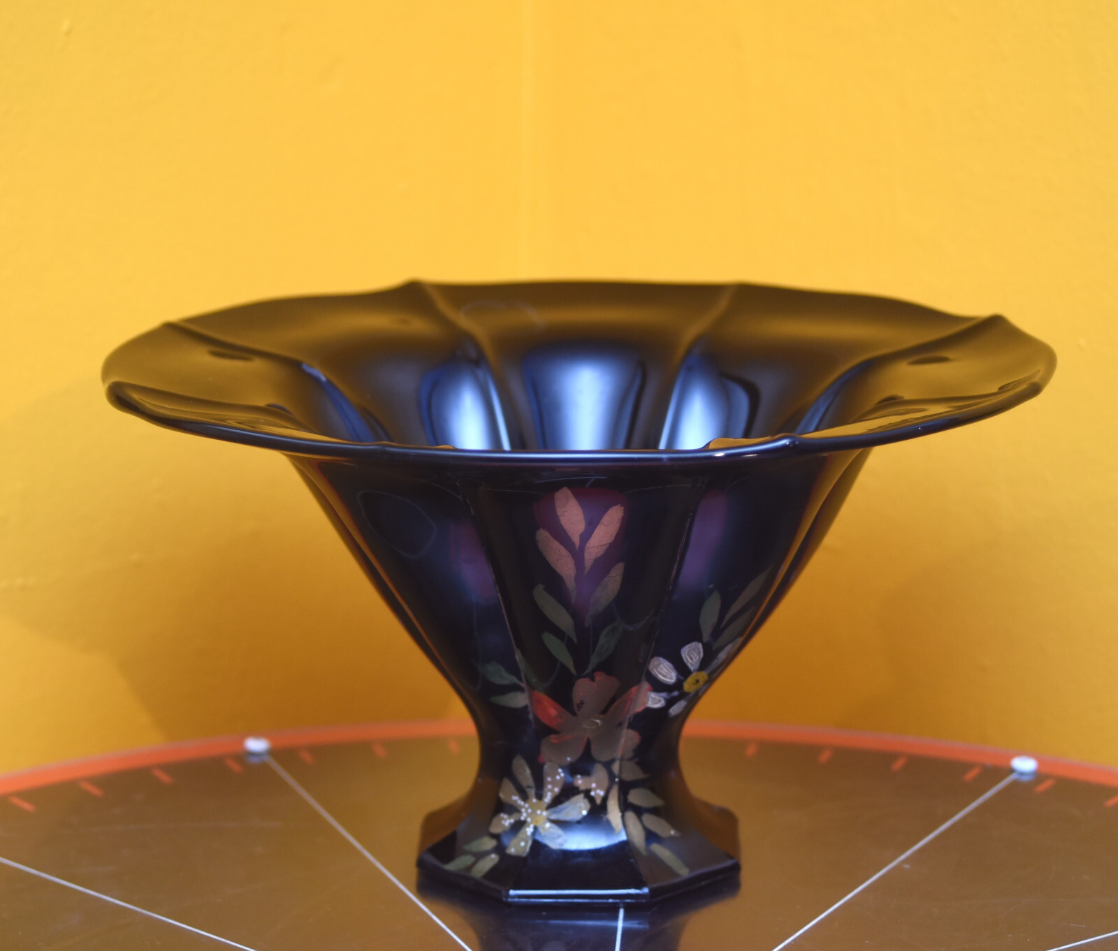 L.E. SMITH BLACK AMETHYST GLASS FRUIT BOWL HAND PAINTED GILDED FLORAL ...