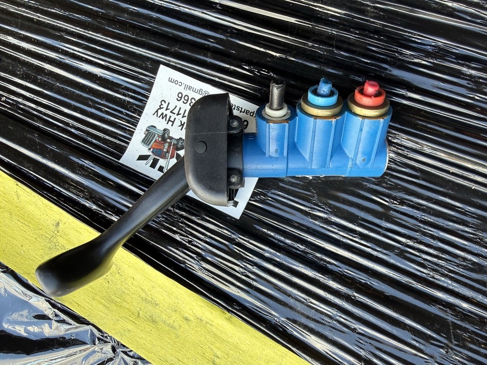 BENDIX T-5015471 TRAILER BRAKE VALVE | eBay