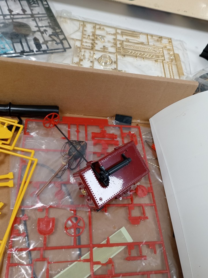 BANDAI 1/16 Scale Steam Traction Engine Model Kit Vintage Unassembled ...