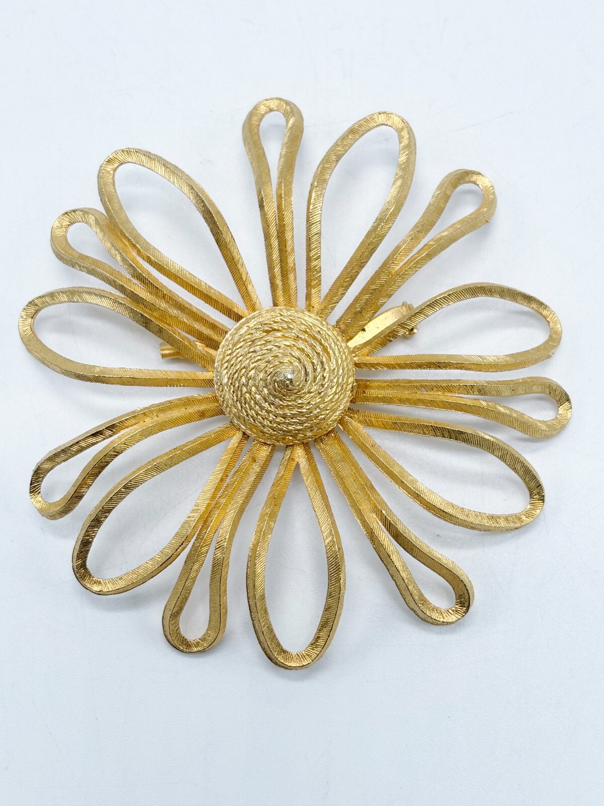 Vintage Coro Brushed Gold Tone Flower Blossom Daisy B… - Gem