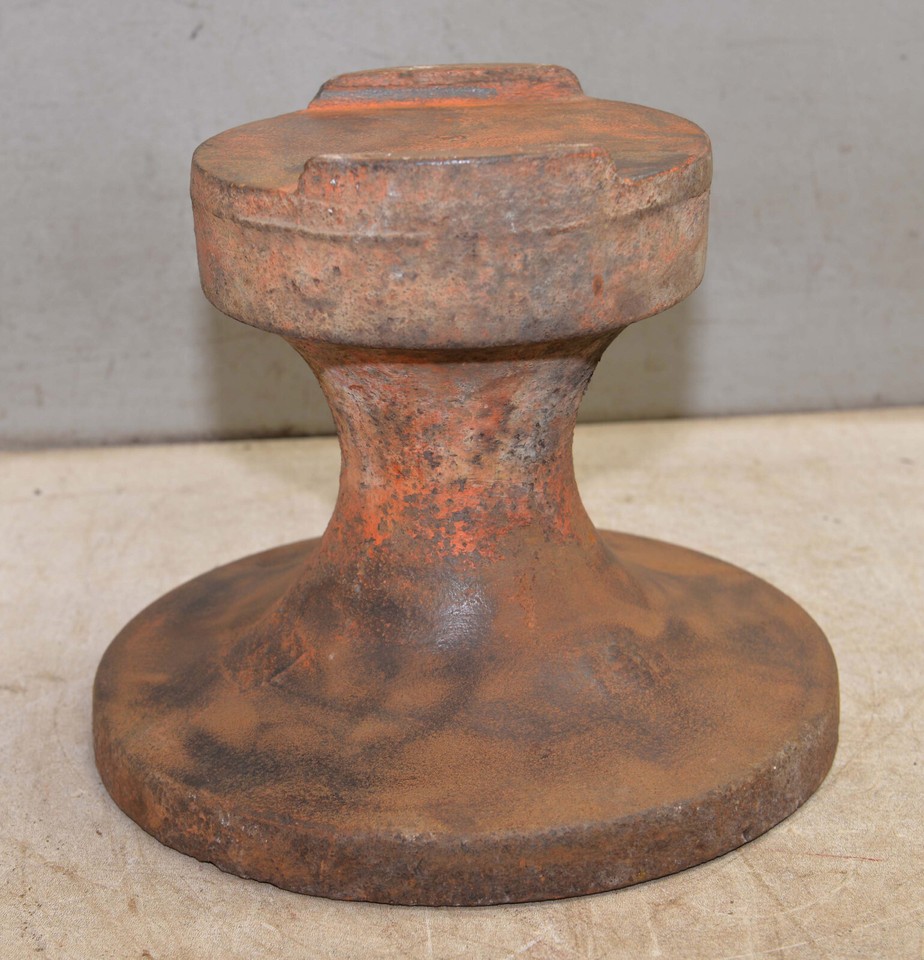 60 lb cast iron vise or anvil stand collectible blacksmith tool base ...