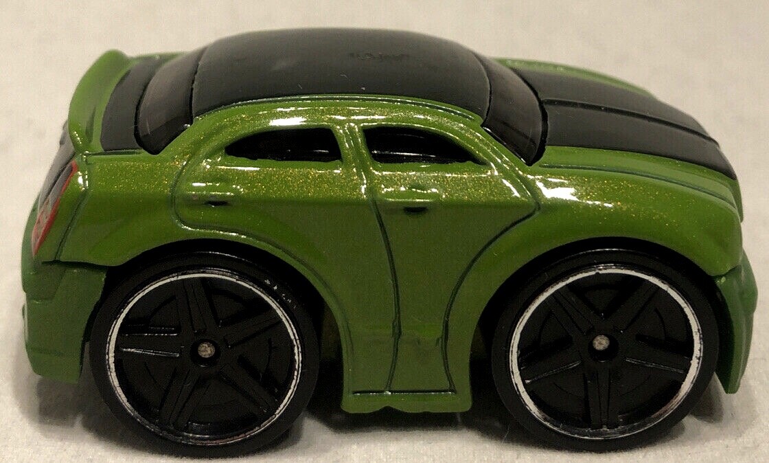 CHRYSLER 300C GREEN & BLACK TOONED 2015 HOT WHEELS 1:64 CAR | eBay