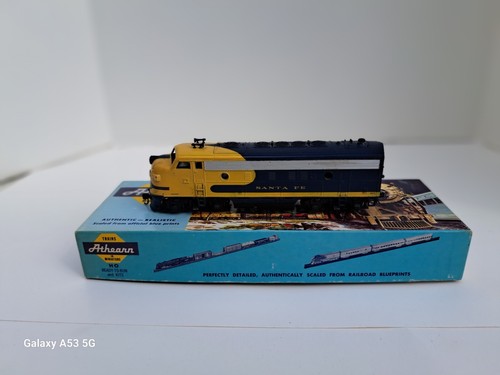 Athearn F7A Santa Fe Blue & Yellow Warbonnet #231C DC Used | eBay