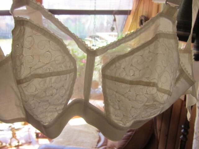Vintage Never Worn Playtex High Style Bra Wireless Pointy Unlined Cup ...
