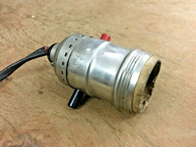OLD VINTAGE UNIQUE RARE BRYANT LIGHT SOCKET 250 V WITH FULL WIRE PLUG ...