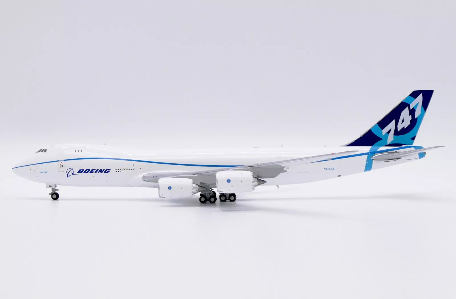 JC Wings 1/400 Boeing Original Boeing 747-8F N747EX LH4349 Finished ...