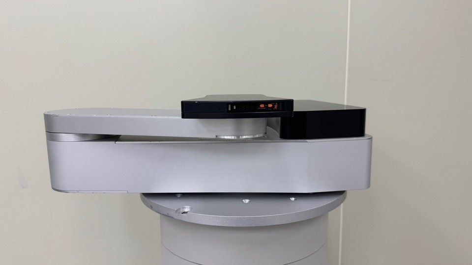 Brooks LAM Wafer Handling ATM Robot 151864 (Working) | eBay