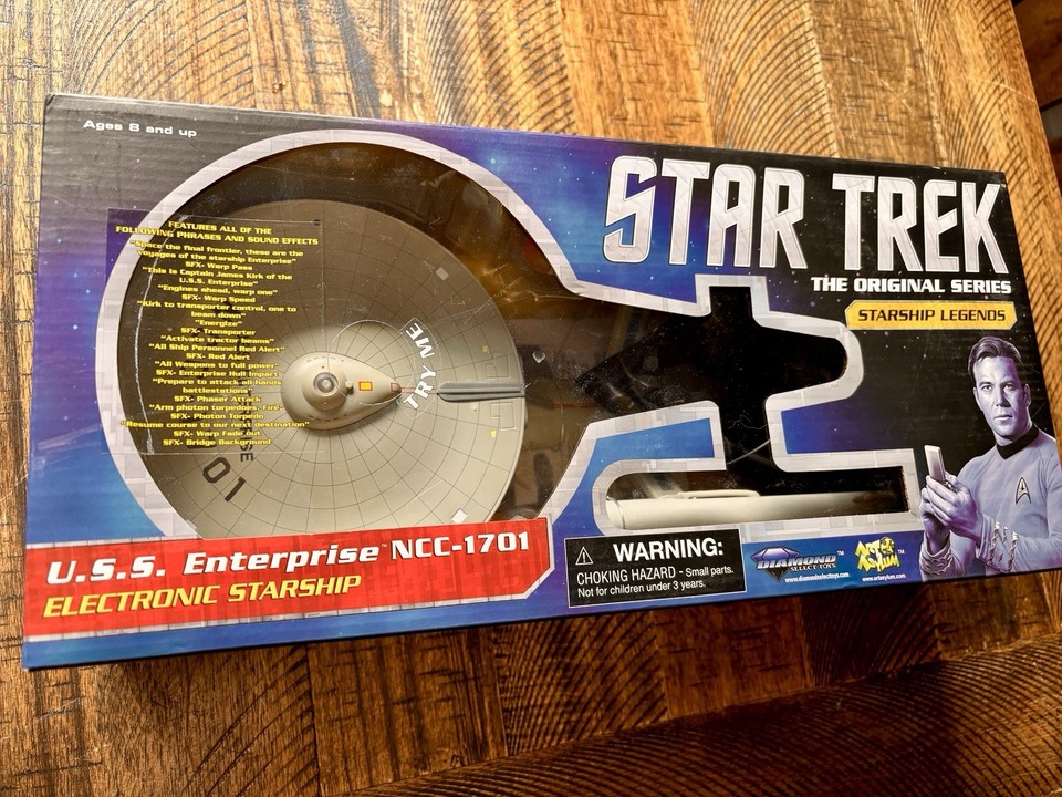 DIAMOND SELECT TOYS STAR TREK USS ENTERPRISE NCC-1701 Starship - HD ...