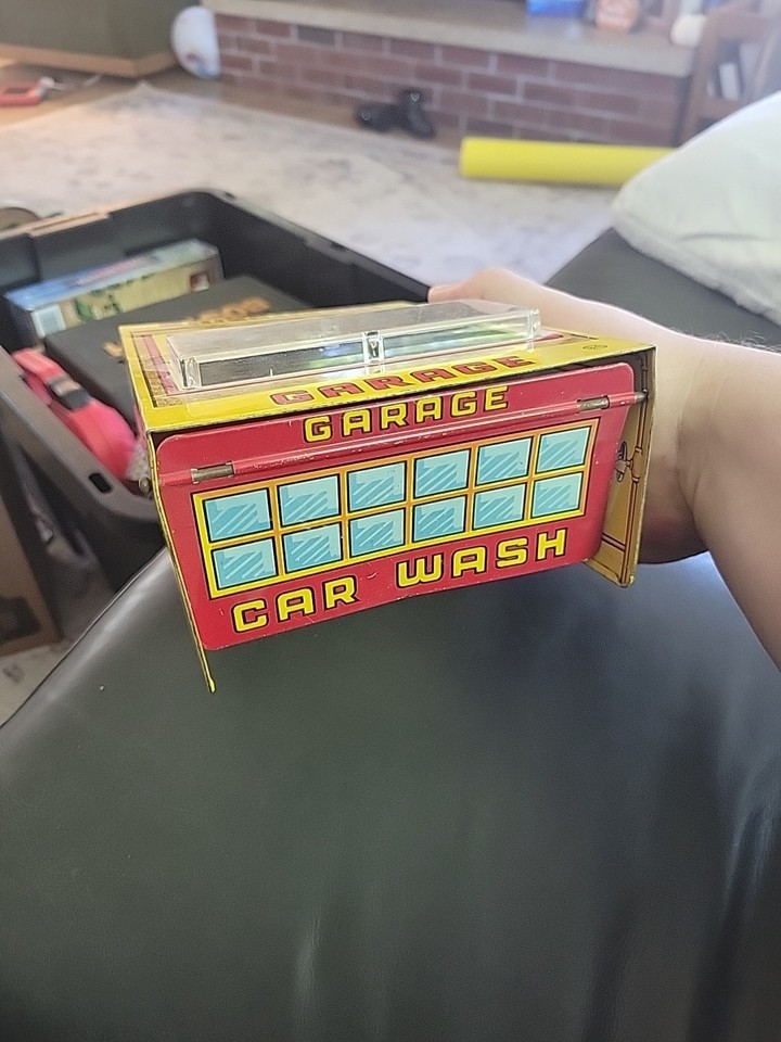 Vintage 1950's Marx Automatic Car Wash And Garage Tin Litho Toy (No Car ...