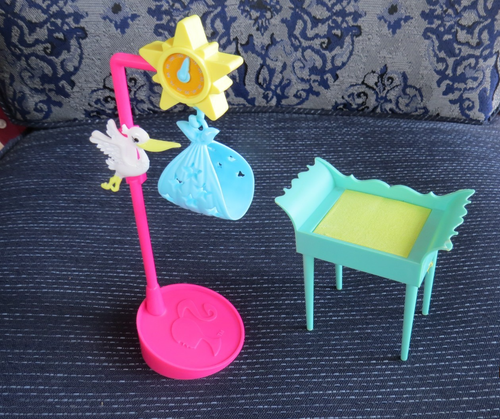 2008 Barbie Newborn Baby Doctor Doll Playset Scale Undated Changing ...