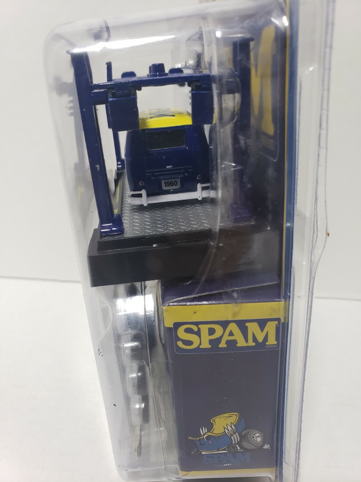 M2 Machines 1960 VW Delivery Van SPAM Blue Yellow Model Kit Free ...