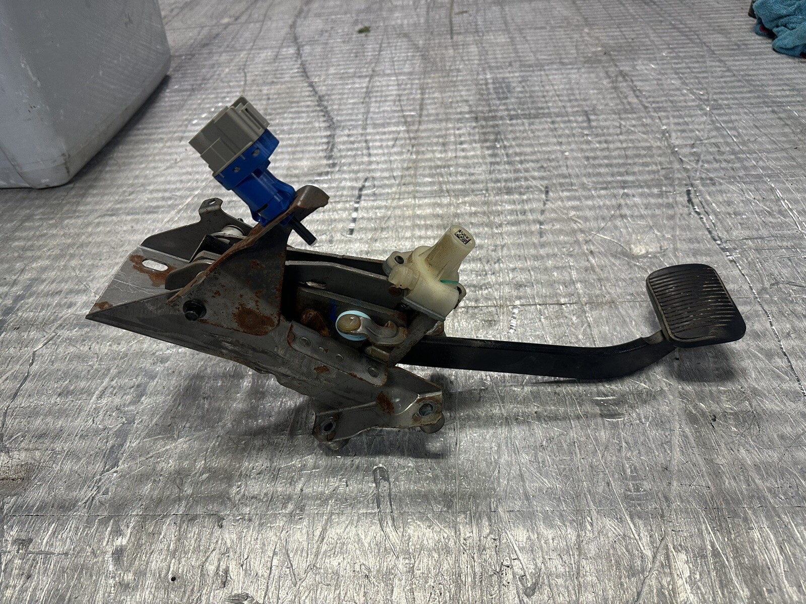 2015-2017 Ford F150 Brake Pedal And Bracket With switch #10 | eBay