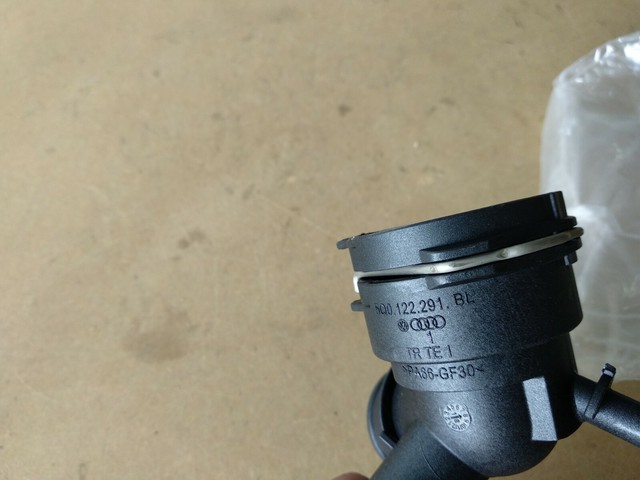 VW Volkswagen OEM 2015 Golf 2.0l-l4 Cooling-upper Coupling 5Q0122291BL ...