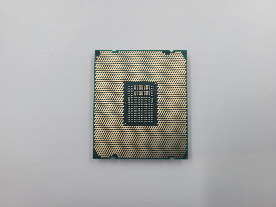 Intel Core i9-10900X 3.7Ghz 10Core 19.25MB LGA2066 CPU P/N: SRGV7 ...