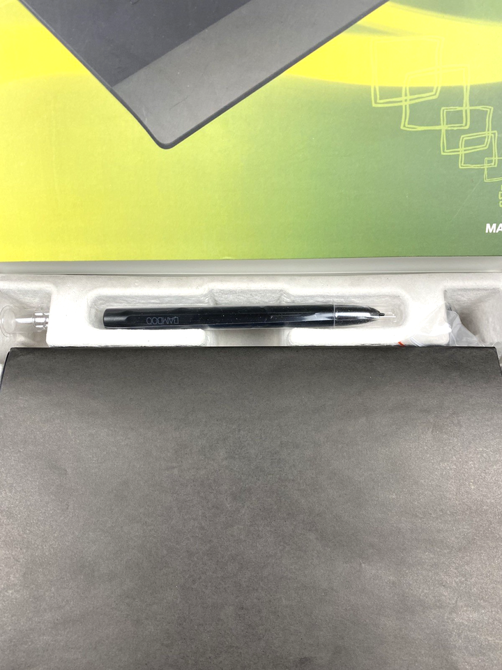 Wacom Bamboo Pen, CTL-460, Drawing Tablet with Software & Stylus & Nubs ...