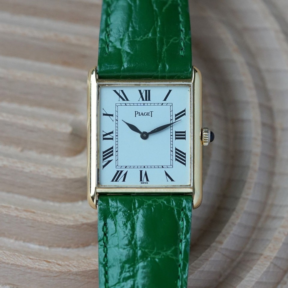 Piaget Vintage Tank 18k Gold Ultra Thin Small 23 mm 9P Manual Wind ...