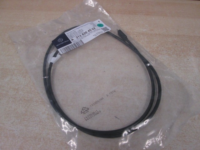 Mercedes-Benz A2138204502 Media Interface Lightning Cable - Black for ...