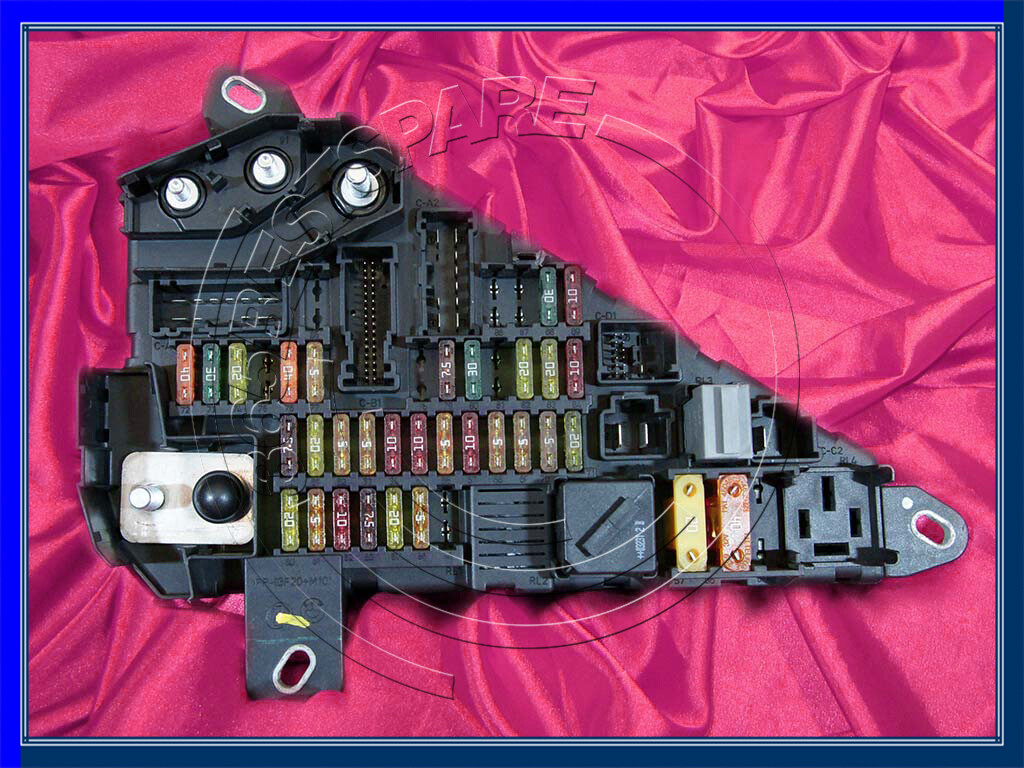 BMW 5 6'ies E60 E63 REAR POWER DISTRIBUTION BOX BACK FUSE HOUSING RELAY ...