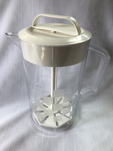 PAMPERED CHEF 2 Quart QUICK-STIR PITCHER Clear W White Lid CHECKERBOARD ...